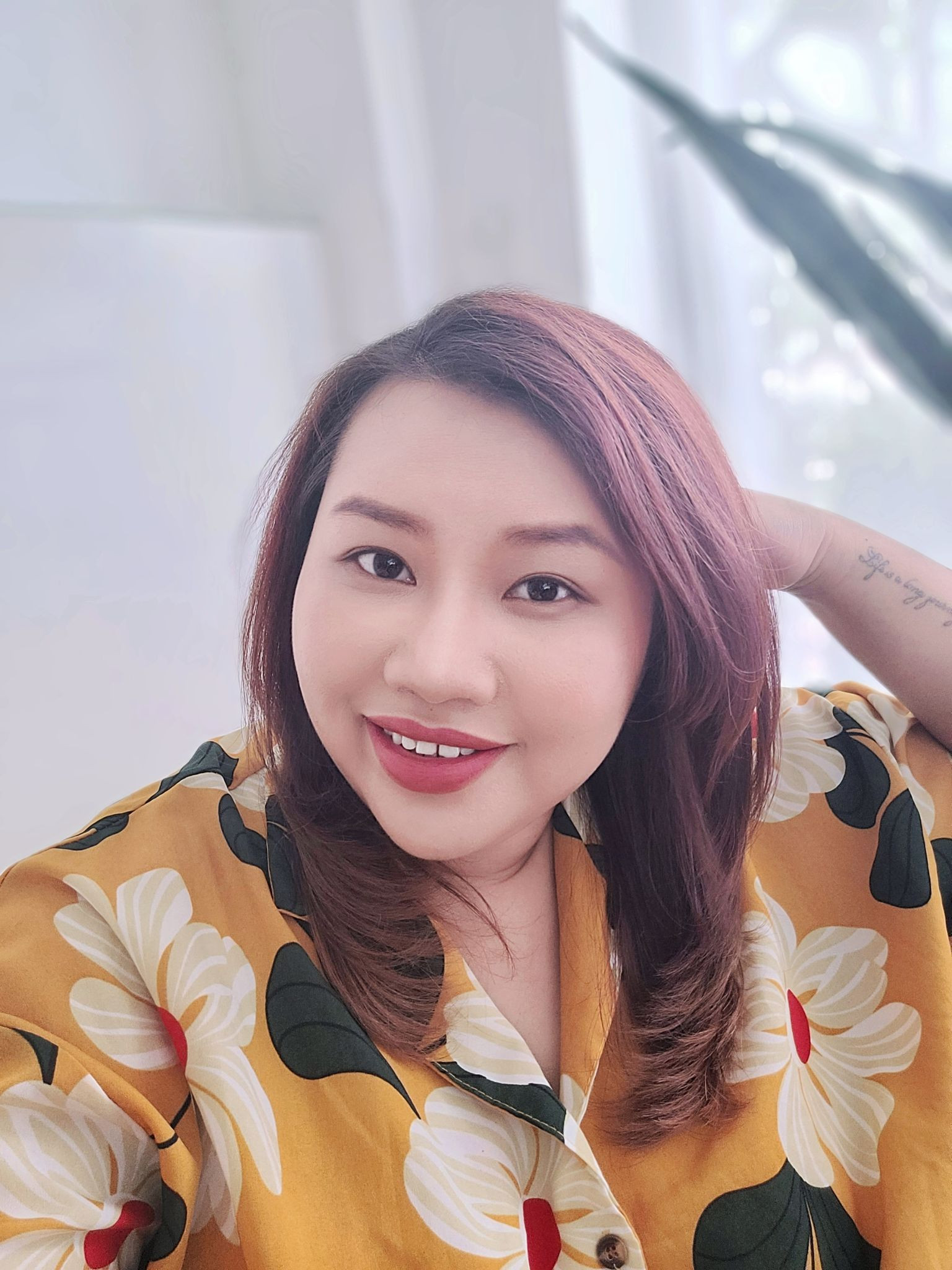 Hoa Pham's Instagram, Twitter & Facebook on IDCrawl