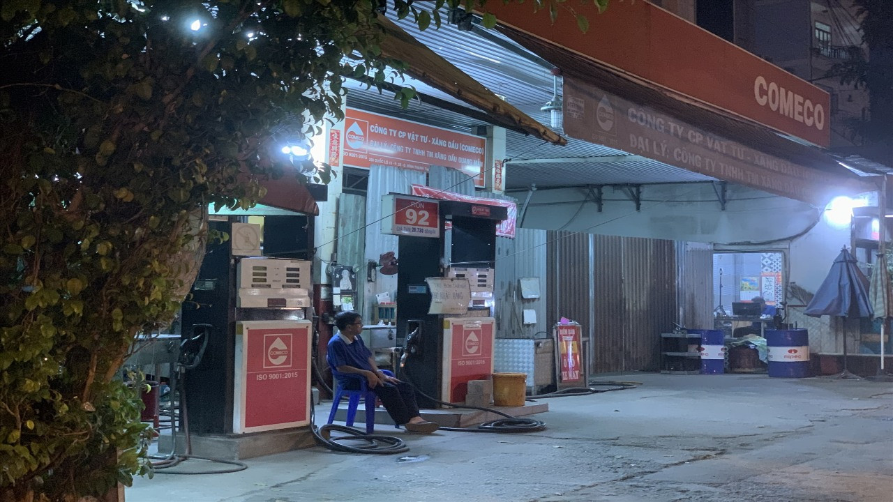 HCMC’s gas stations suspend gasoline sales due to fuel shortage