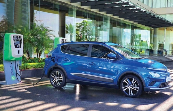 Infrastructure crucial for e-car future