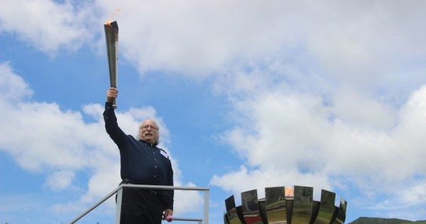Nobel Prize laureate lights torch at int’l scientific conference in Quy ...
