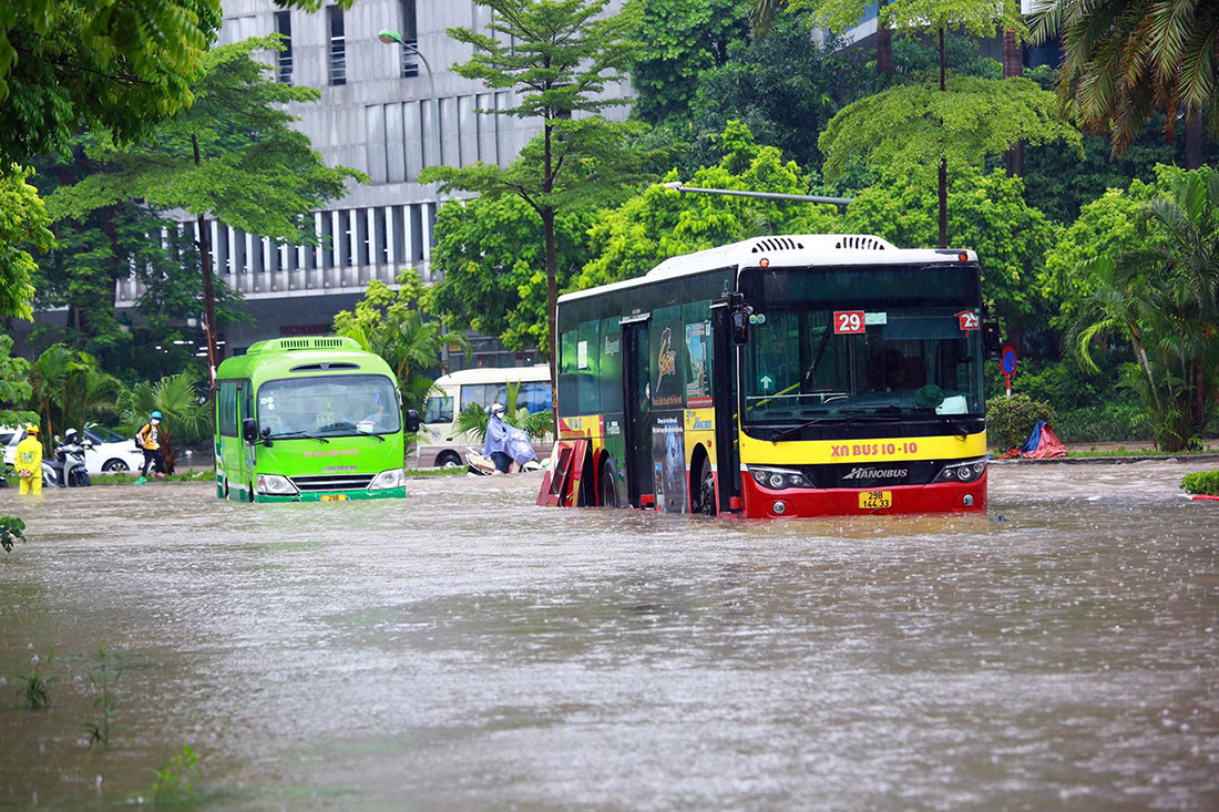 Hundreds of millions of USD poured into Hanoi drainage system repair