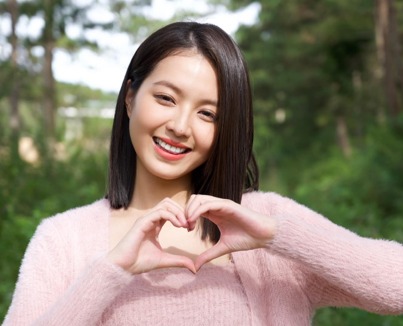 Nhan sắc trong trẻo của Bích Ngọc 'Đất rừng Phương Nam'