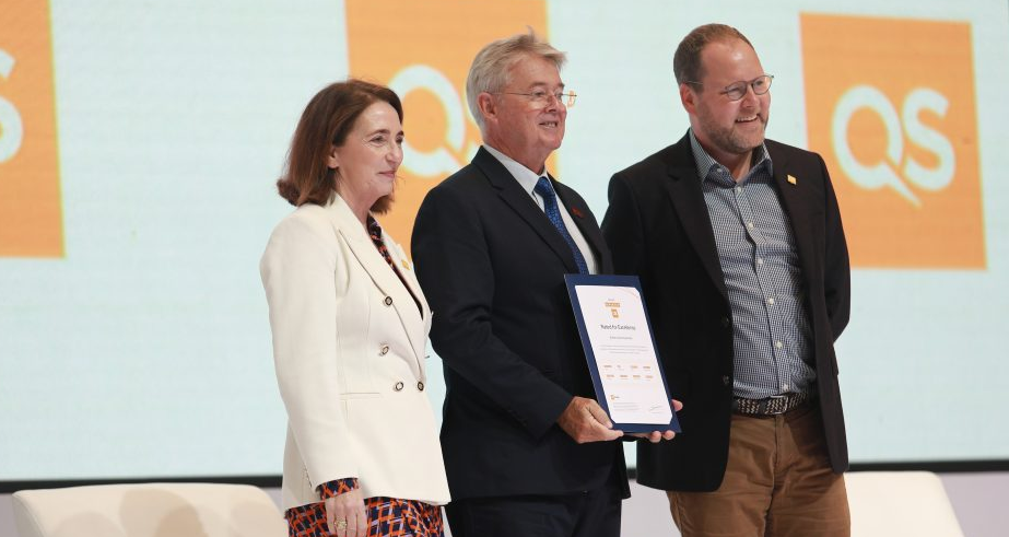 Trường đại học BUV đạt chứng nhận quốc tế QS 5 sao và QAA