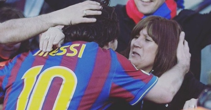 Messi rời tuyển Argentina, bay gấp về quê làm điều xúc động