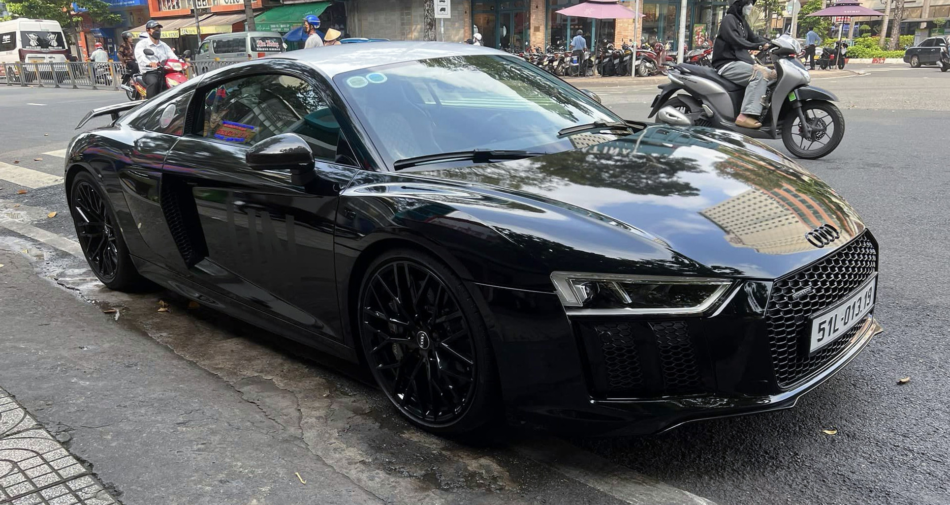 Siêu xe Audi R8 siêu lướt về tay ông Đặng Lê Nguyên Vũ, giá xe trên 9 ...