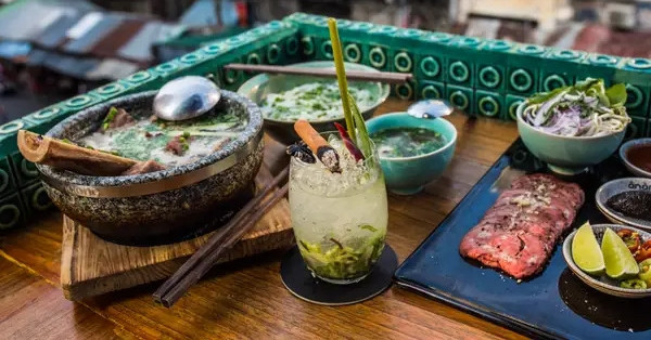 Trải nghiệm 'ăn phở đắt gấp 50 lần bình thường ở Việt Nam' lên báo Mỹ