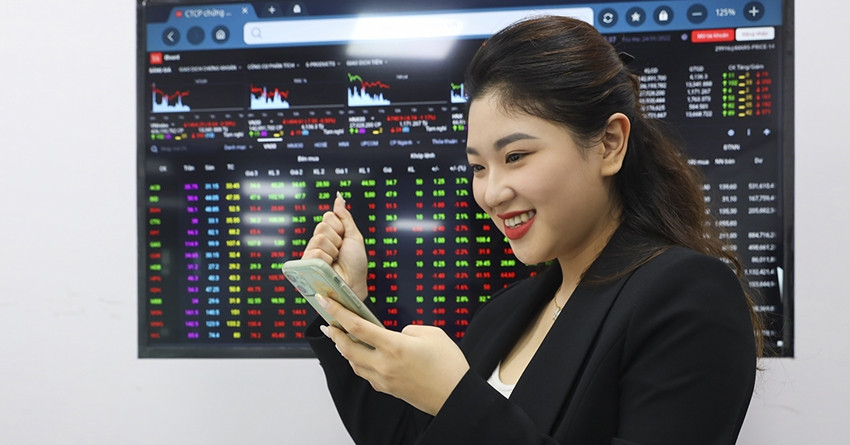 SBV withdraws money from circulation, investors still optimistic