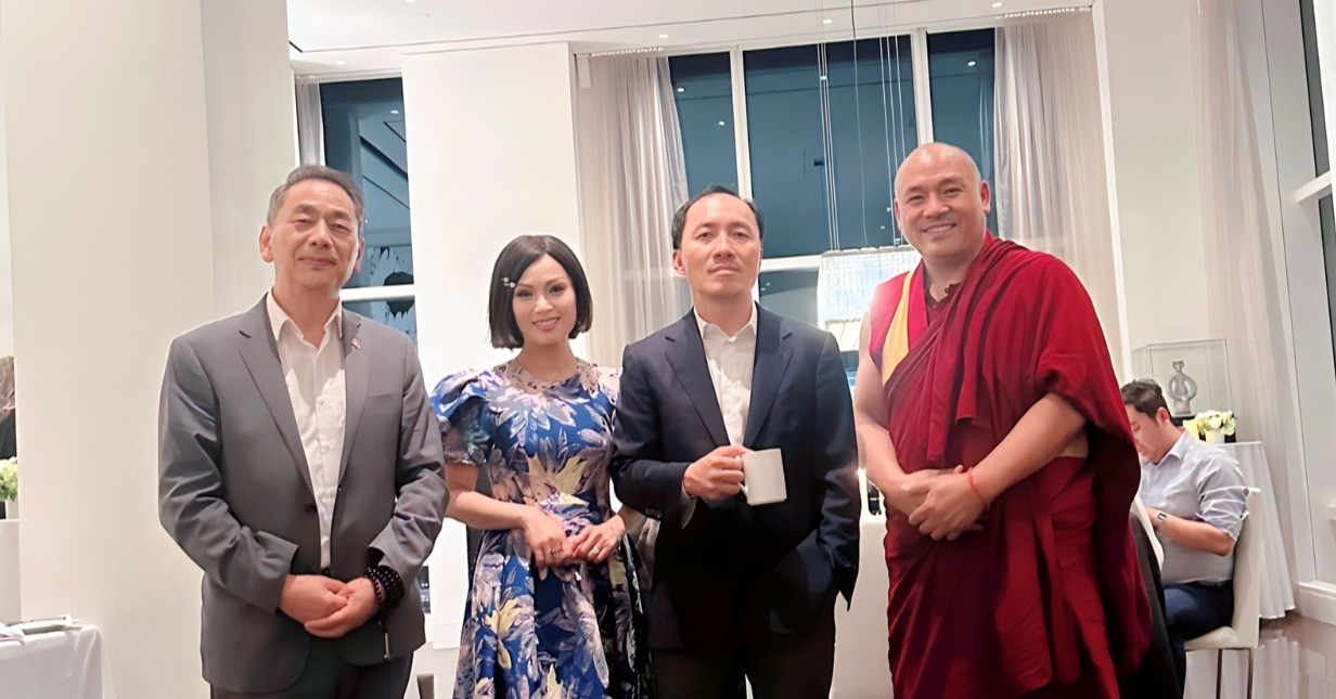 'Ca sĩ tỷ phú' Hà Phương ngọt ngào bên chồng tỷ phú Chính Chu