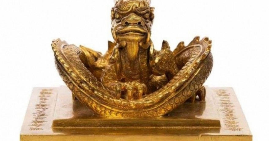 Nguyen Dynasty’s imperial seal handed over to Vietnam
