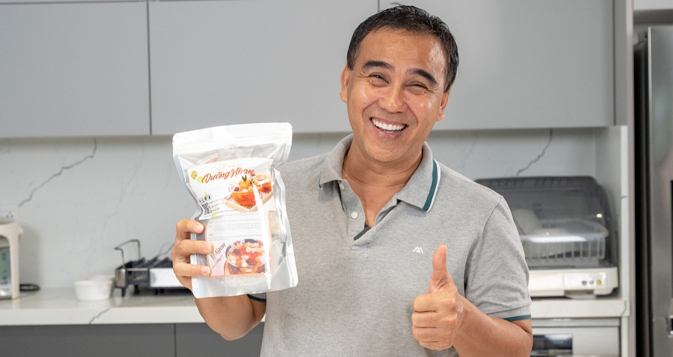 MC Quyền Linh chỉ bí kíp nấu chè vừa nhanh vừa chuẩn vị