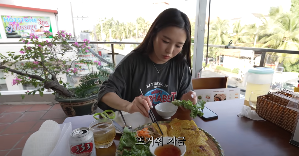 YouTuber triệu view Hàn Quốc mê tour sa mạc Mũi Né, say sưa thưởng thức ...