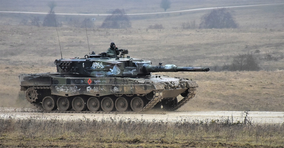 Video xe tăng Leopard bị UAV cảm tử của Nga tấn công