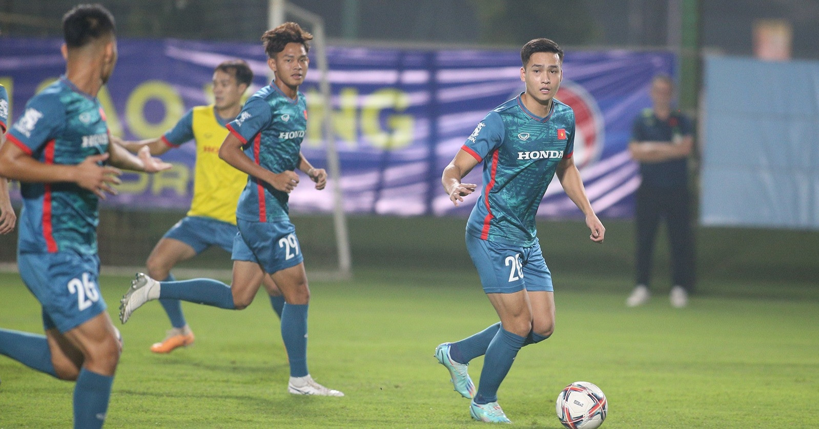 Bùi Hoàng Việt Anh và tuyển Việt Nam sẵn sàng lấy 3 điểm trước Philippines