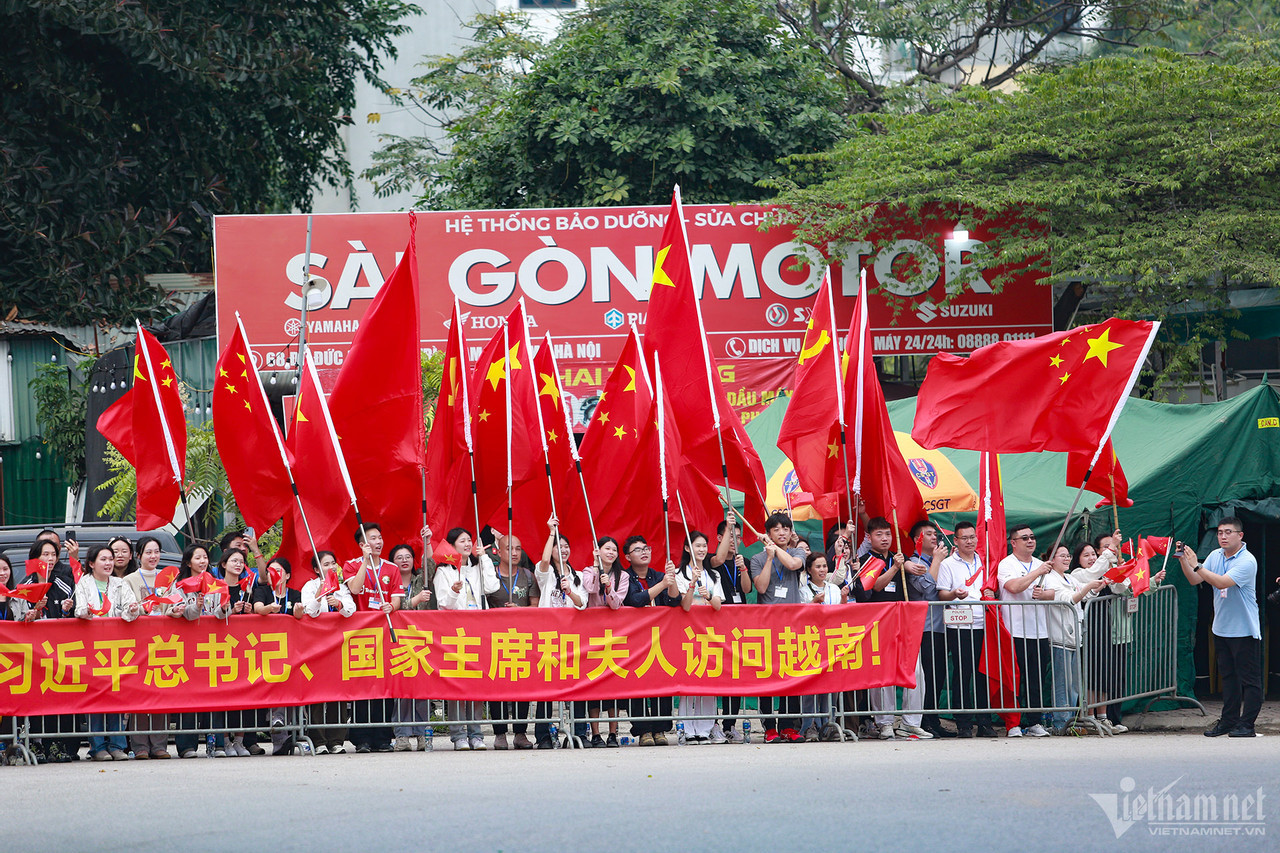 Chinese Party, State leader arrives in Hanoi, starting state visit to ...