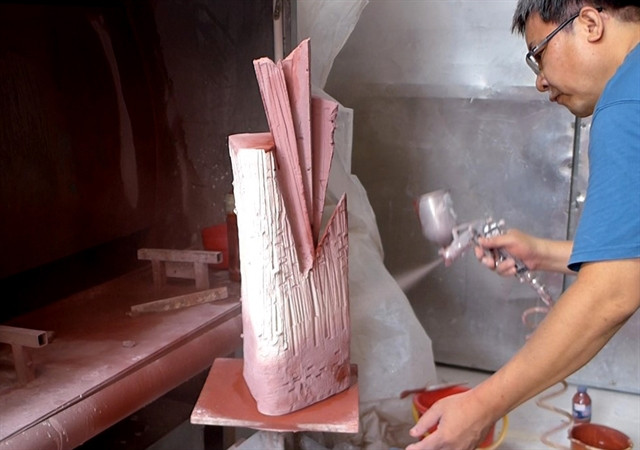 Exhibition of artists’ rain-inspired ceramic paintings opens