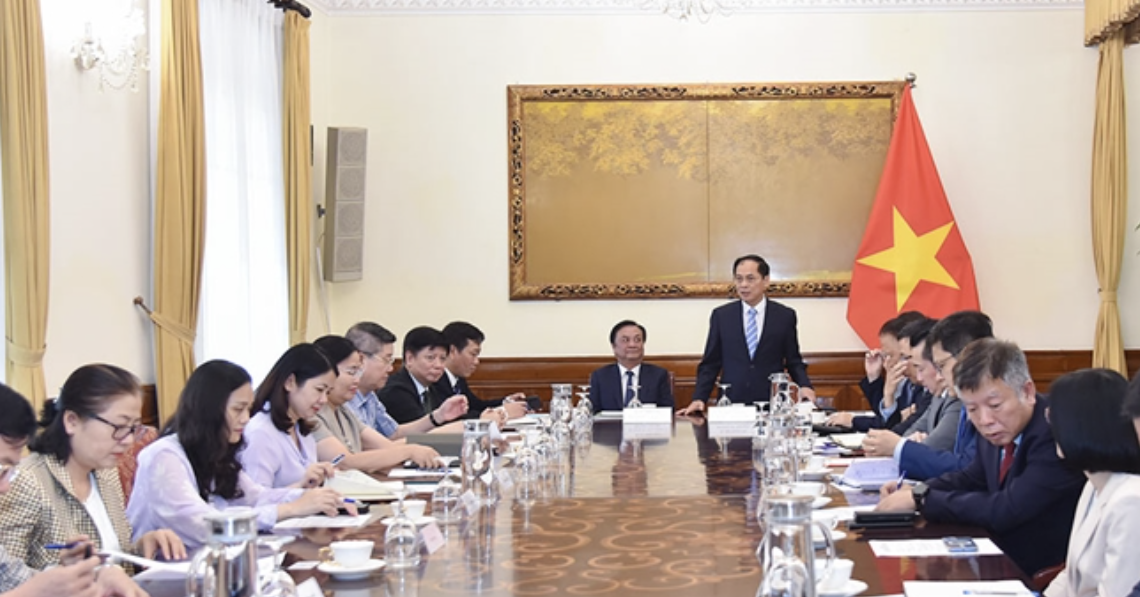 Đẩy mạnh ngoại giao kinh tế tiếp tục viết nên nhiều câu chuyện thành công