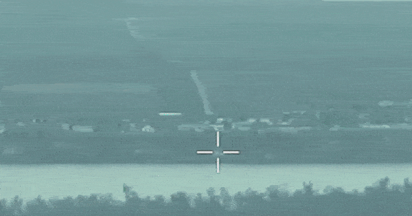 Video tiêm kích Nga thả bom thông minh 1,5 tấn vào cứ điểm của Ukraine