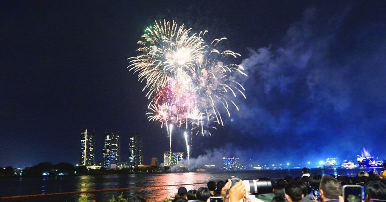 HCM City to hold high-altitude fireworks shows on New Year