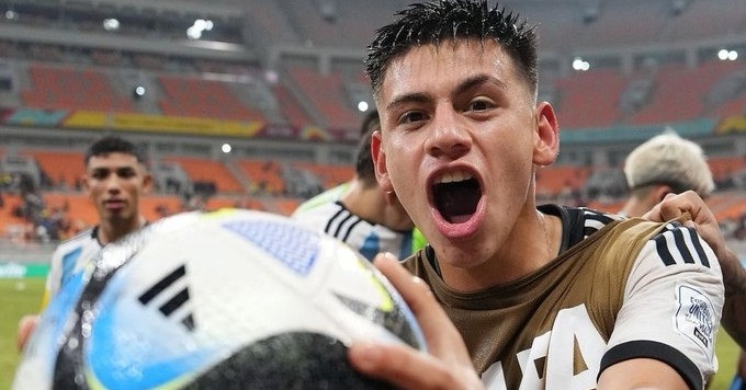 Man City sắp mang Messi mới về cho Pep Guardiola