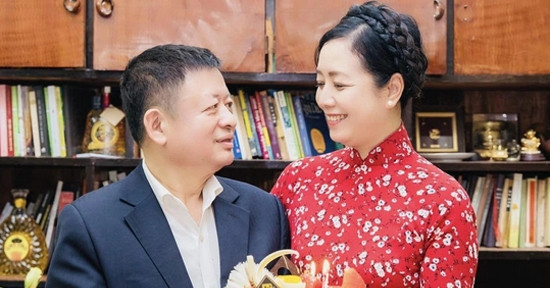 NSƯT Chiều Xuân ân hận khi từng quát chồng, ở tuổi 56 vẫn được yêu chiều