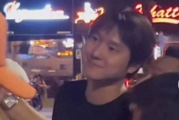 Nam diễn viên 'Reply 1998' Go Kyung Pyo bất ngờ về việt Nam