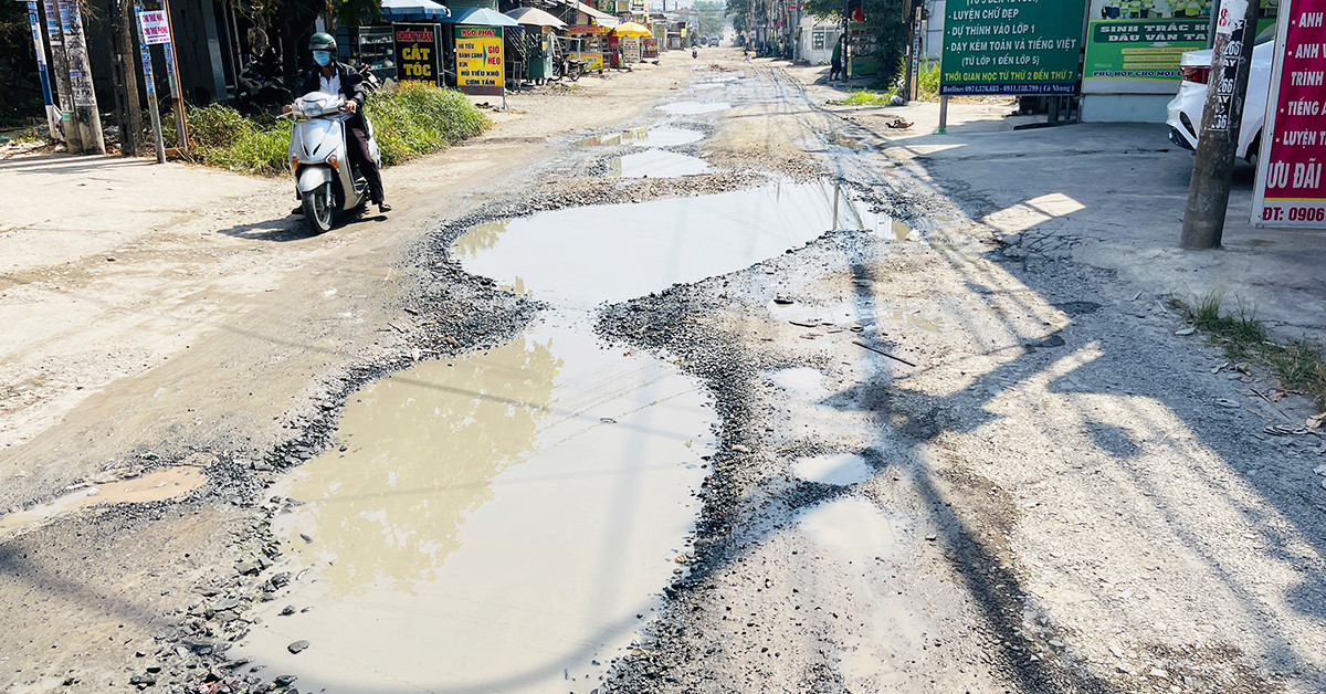 Đồng Nai: Đường 'đau khổ' nắng bụi mù mịt, mưa ngập nước 'bẫy' dân