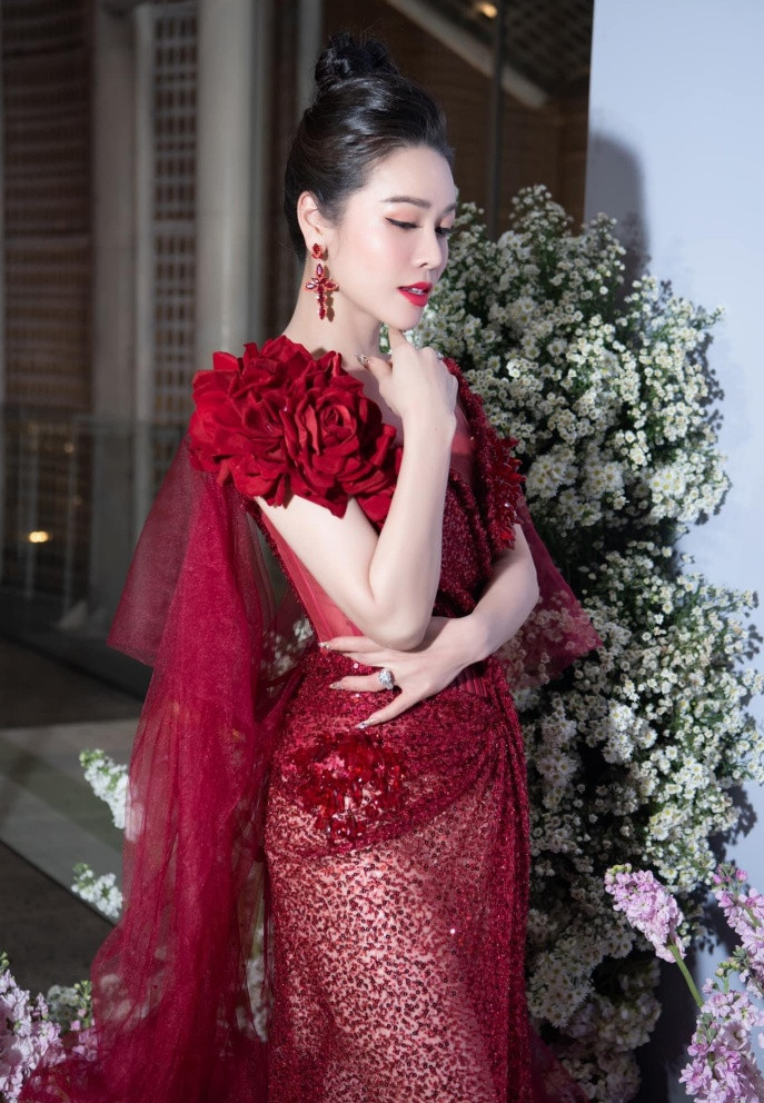 Nh T Kim Anh Khoe V C D Ng Sexy Tu I U