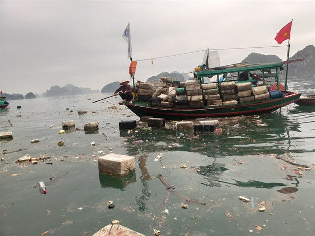 Tonnes of styrofoam waste pollutes Hạ Long Bay