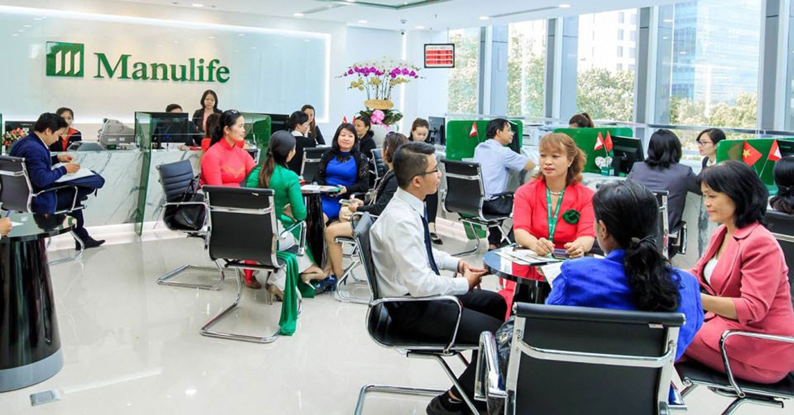 Lương nhân viên Manulife 1 tỷ đồng, cao gấp 2 lần Techcombank