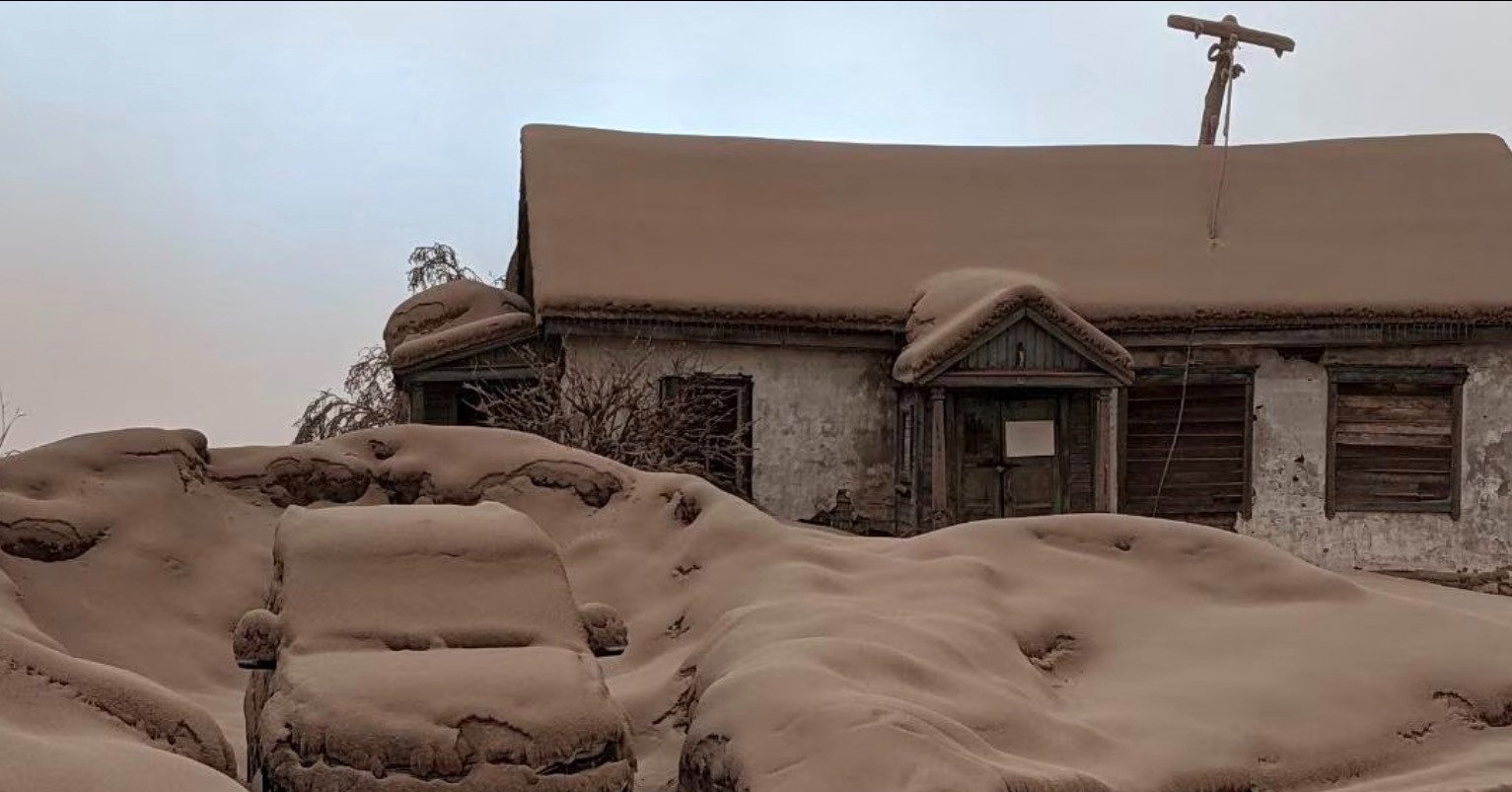 Video núi lửa phun trào, động đất tấn công Nga