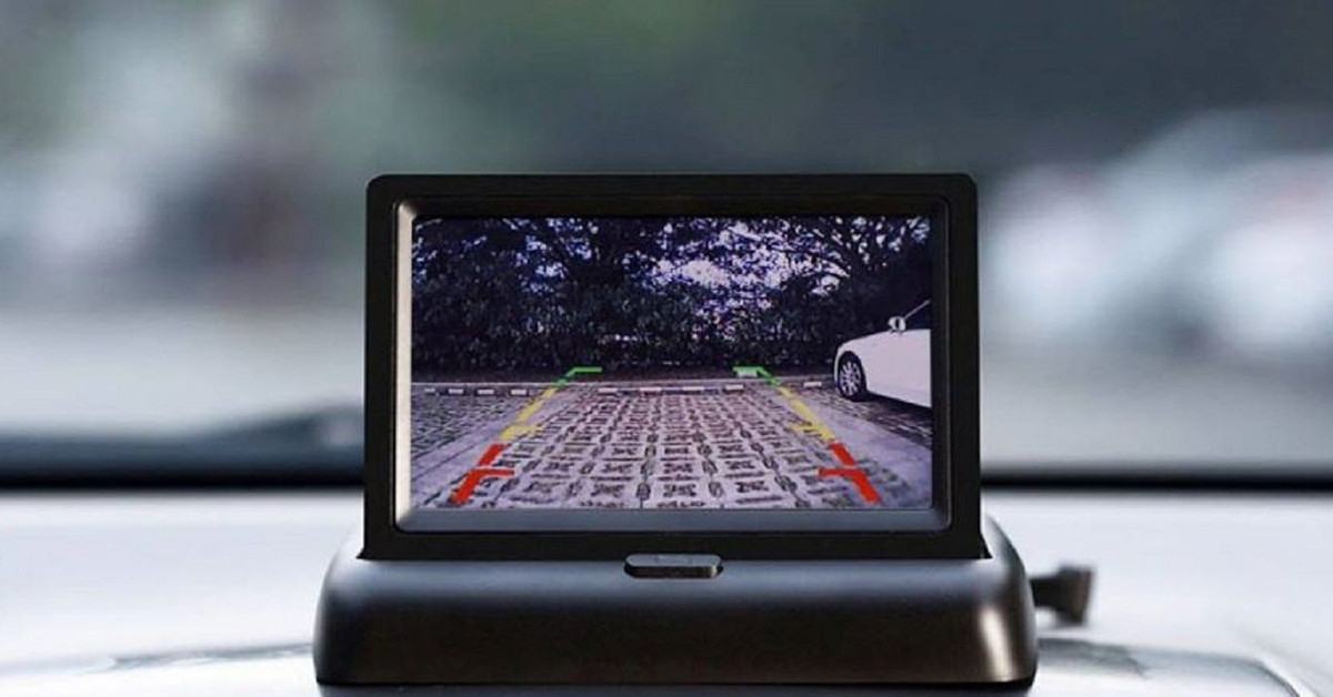Ô tô không có sẵn camera lùi, lắp thêm loại nào là phù hợp?