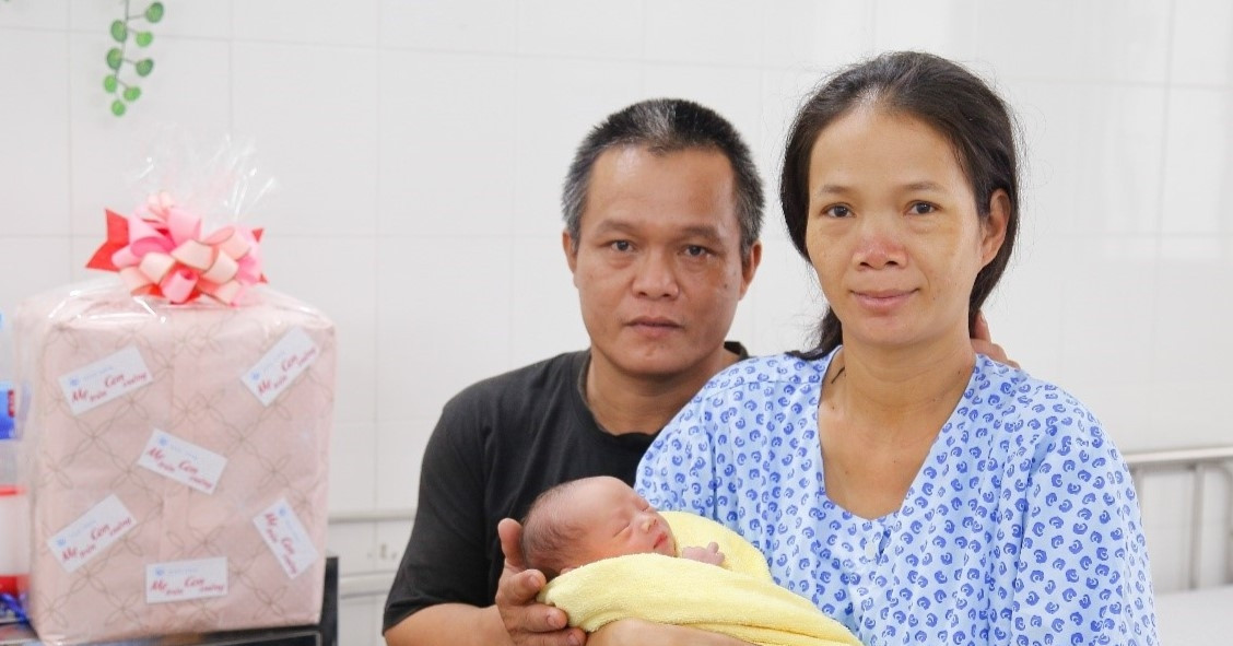 Quyết định của người chồng giúp cứu sống hai mẹ con sản phụ