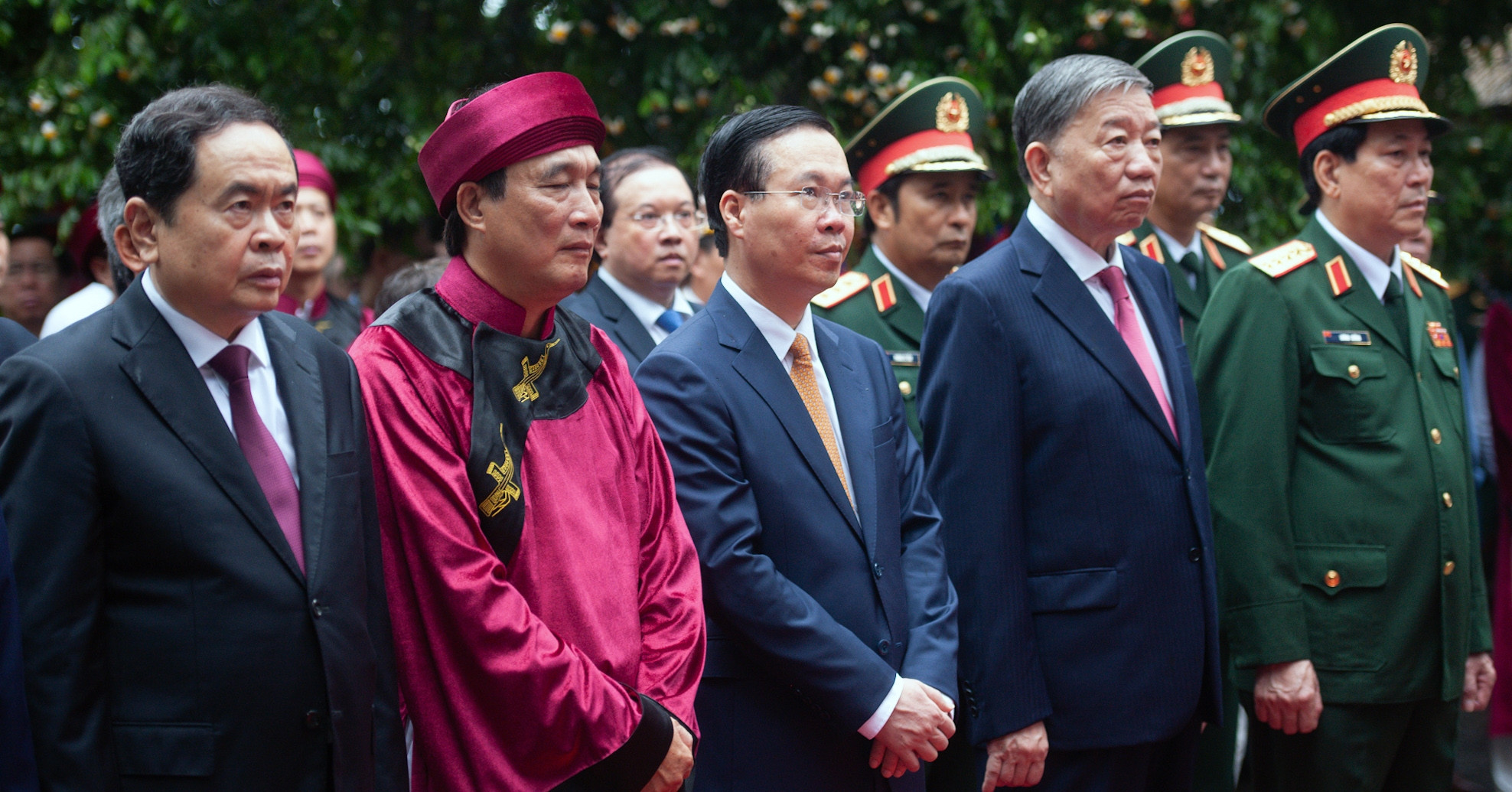 Chủ tịch nước Võ Văn Thưởng dâng hương tưởng nhớ các Vua Hùng