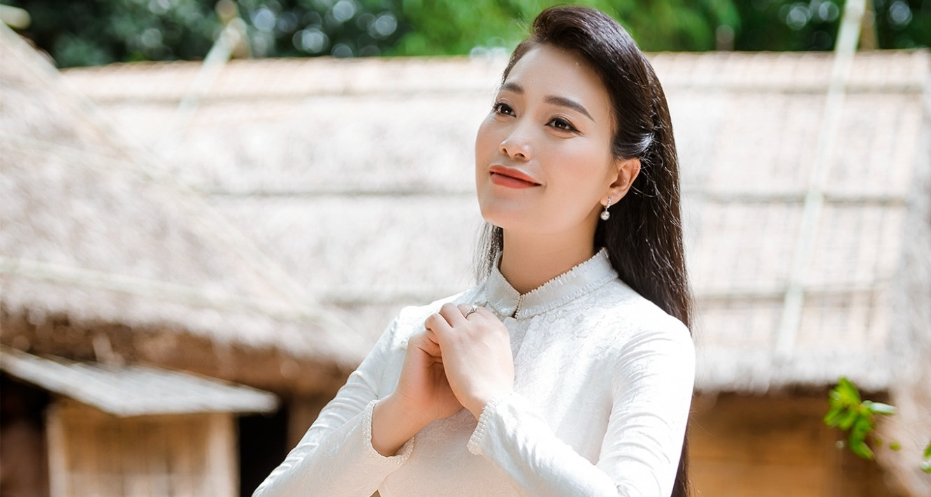 Sao Mai Huyền Trang ra mắt MV kính dâng lên Bác Hồ