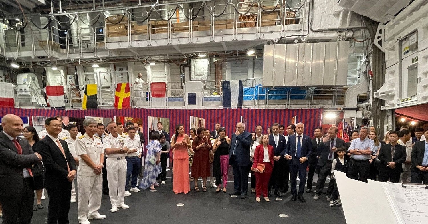 Nhiều sự kiện giao lưu ý nghĩa với thủy thủ tàu Italia đang thăm Việt Nam