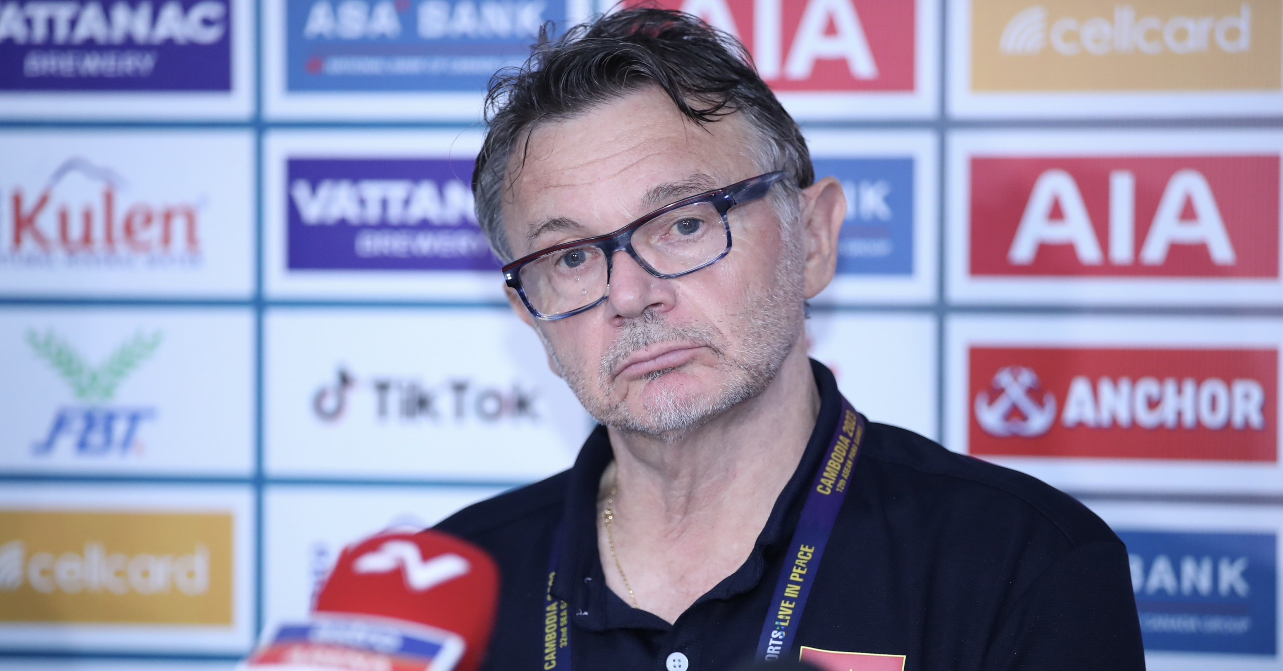 HLV Troussier: U22 Việt Nam trả giá thua Indonesia để đổi lấy bài học