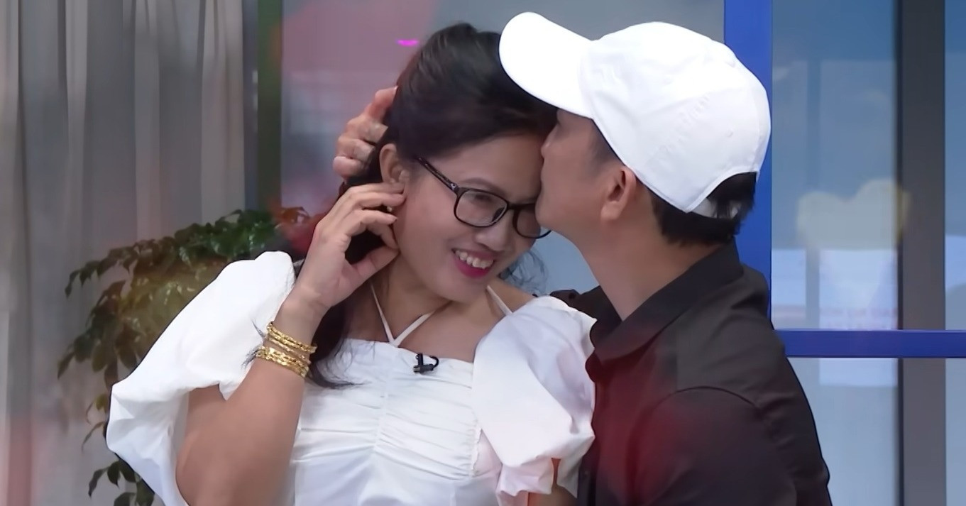 Hẹn ăn trưa tập 375: Chưa từng nếm vị tình yêu, cặp đôi U50 trao nụ hôn đầu