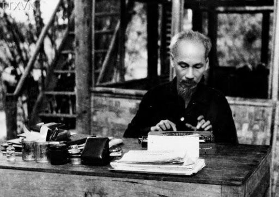 Tên gọi của Bác Hồ khi còn nhỏ là gì? Bác sử dụng bút danh gì khi ở ...