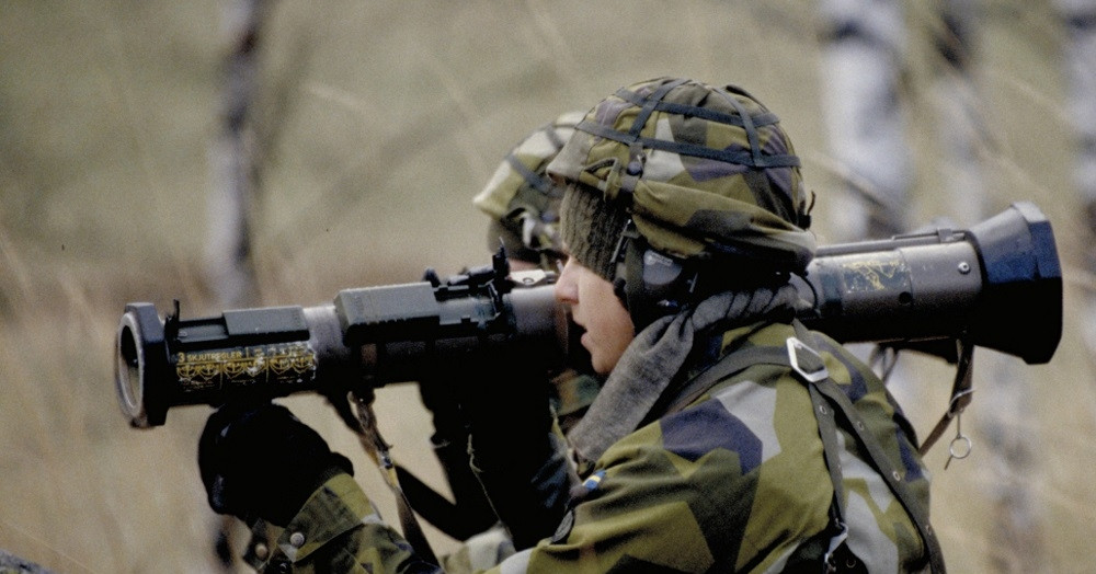 Thụy Điển duyệt hỗ trợ cho Kiev, Anh nói Nga tăng cường không quân ở Nam Ukraine