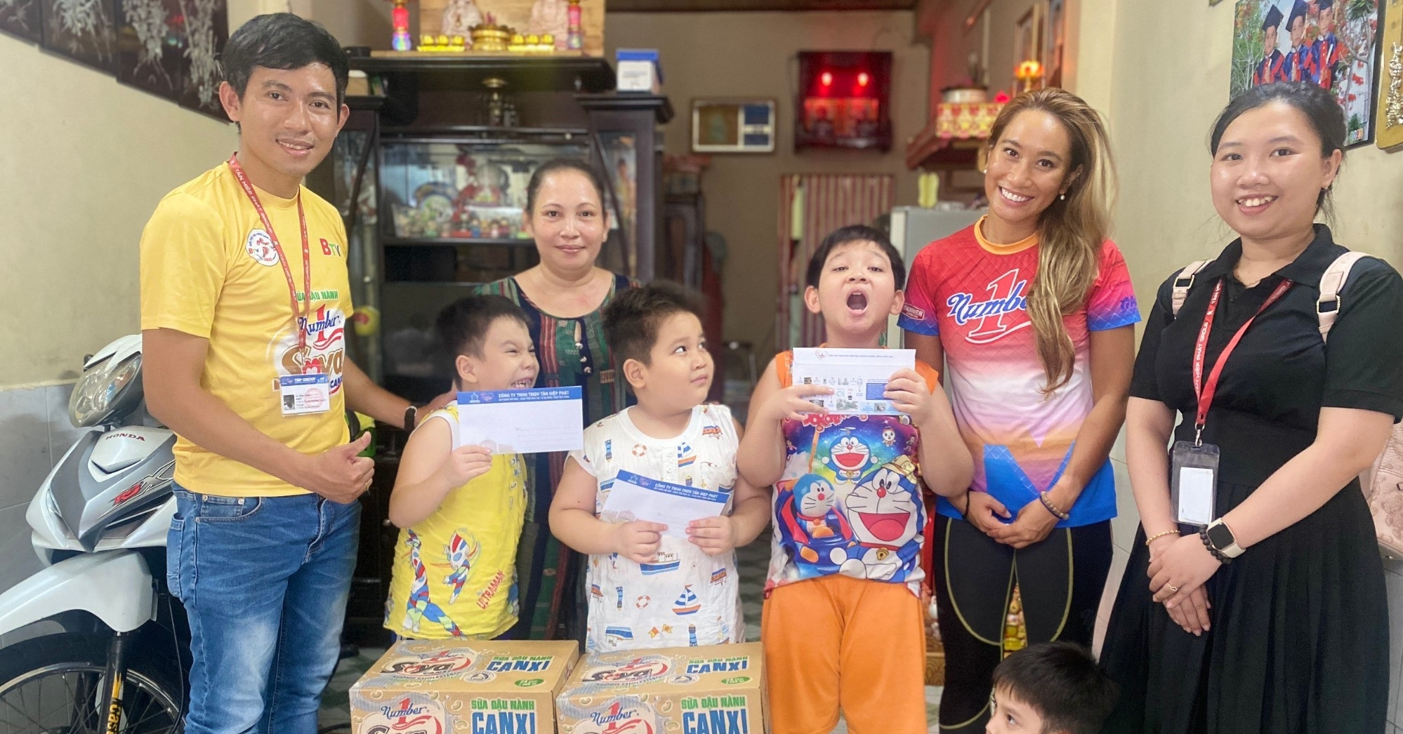 Tan Hiep Phat Group presents gifts to orphaned children in HCMC