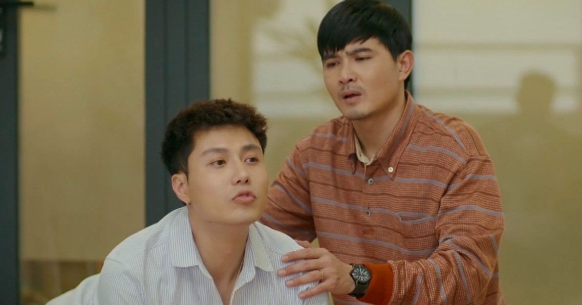 Gia đình mình vui bất thình lình: Thanh Sơn tập hư thế con bướm cho bà bầu