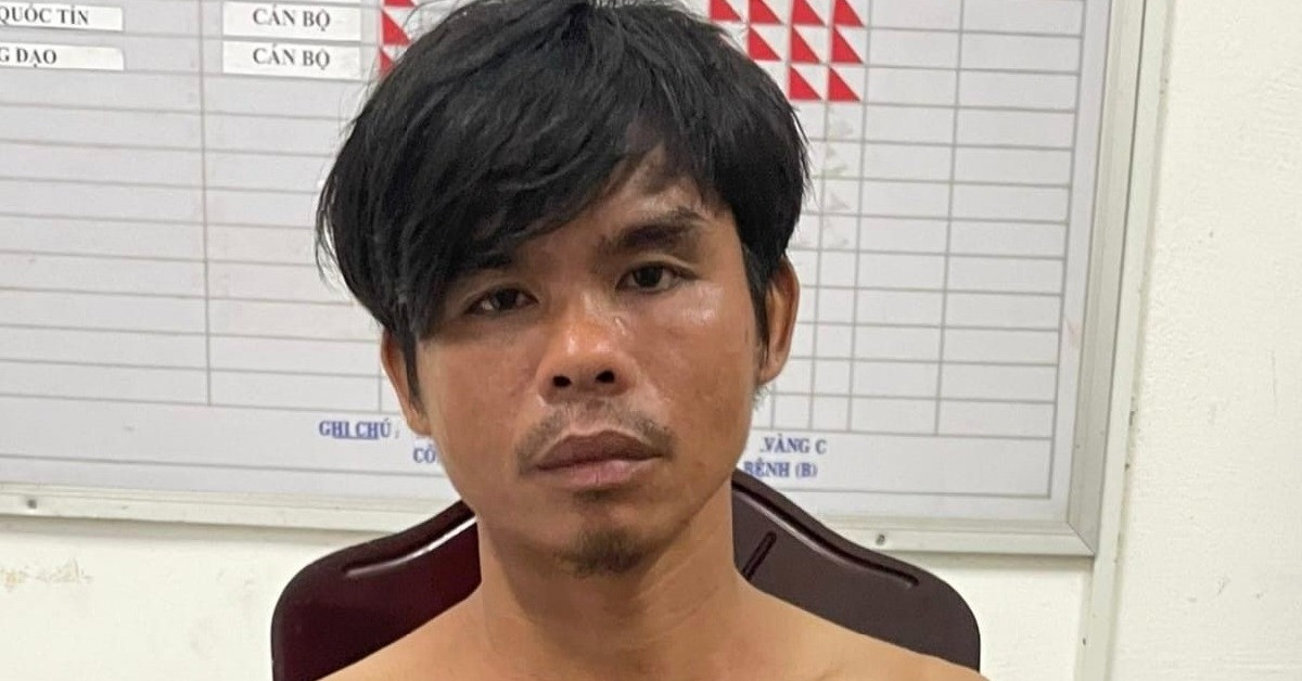 Con trai dùng dao đâm cha ruột tử vong