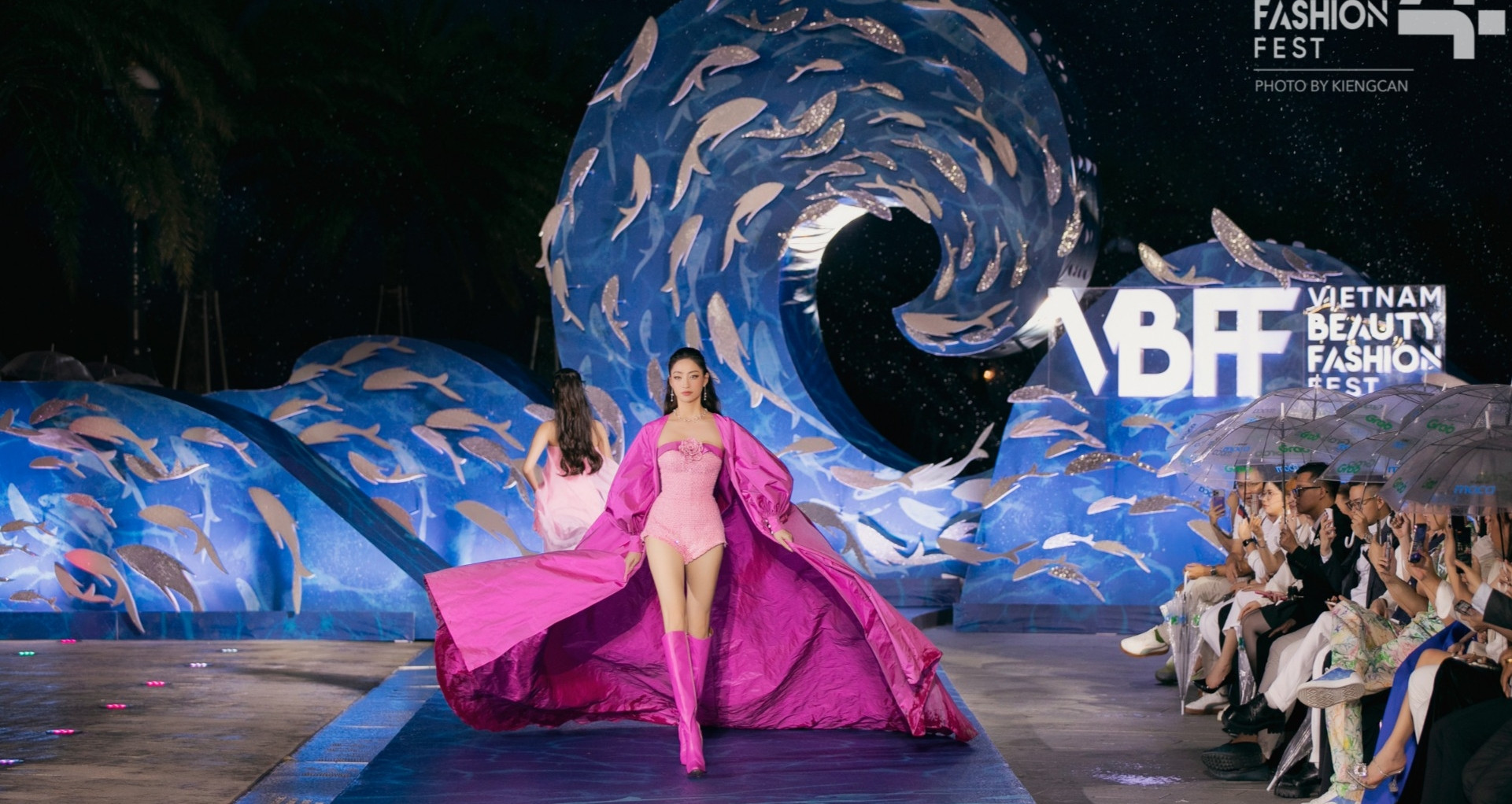 Mãn nhãn với show thời trang Vietnam Beauty Fashion Fest 4