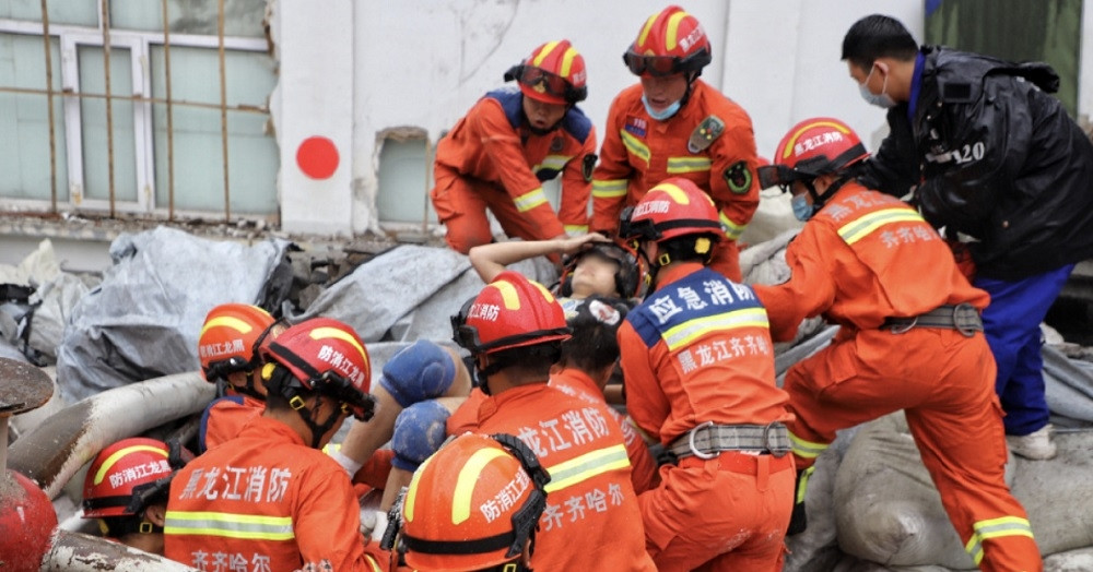 Sập trần nhà thể dục trong trường học Trung Quốc, 10 người thiệt mạng