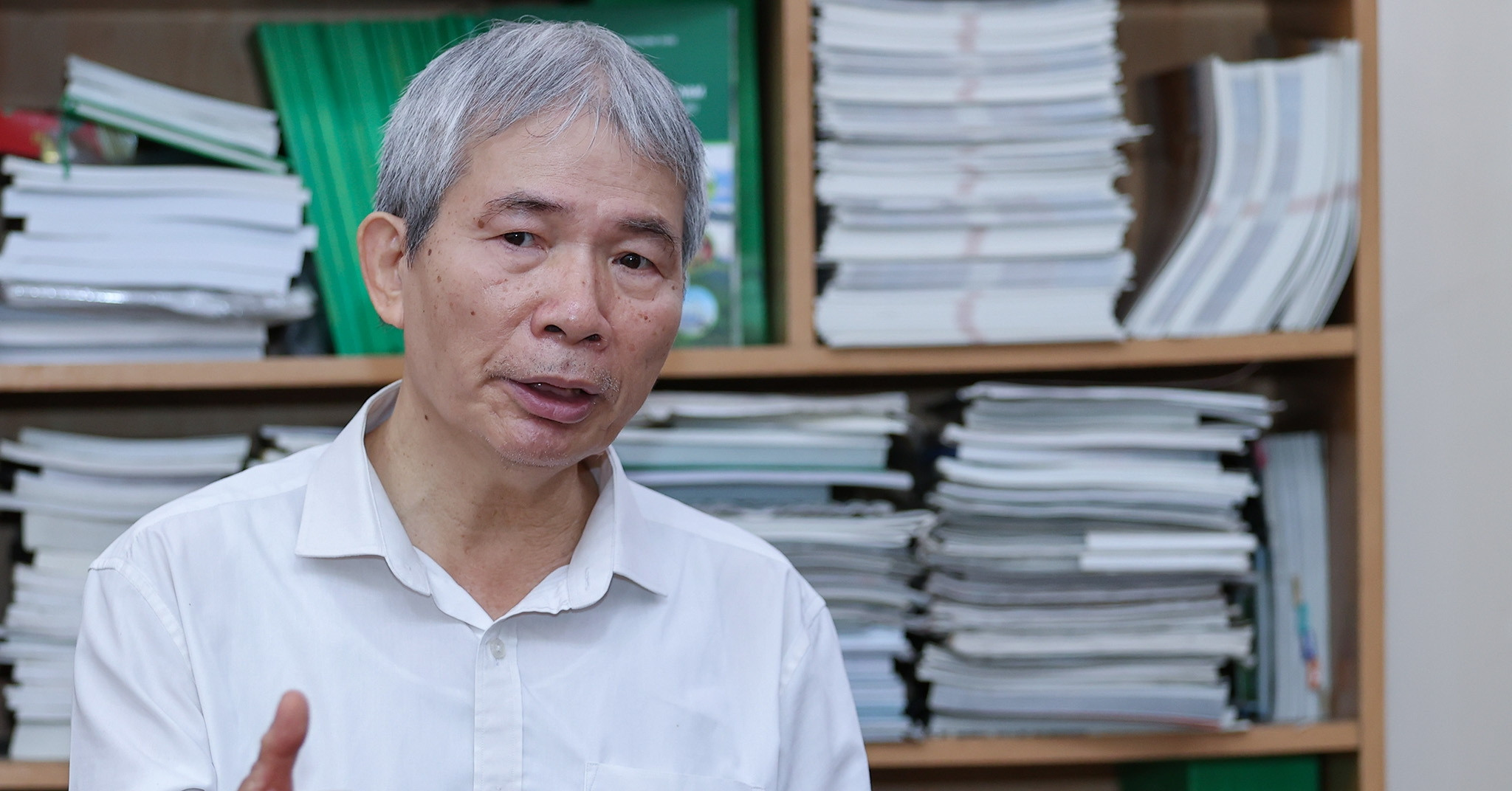 Doanh nhân như người leo núi, tới khúc cua khó có thể dừng lại, tìm lối đi tiếp