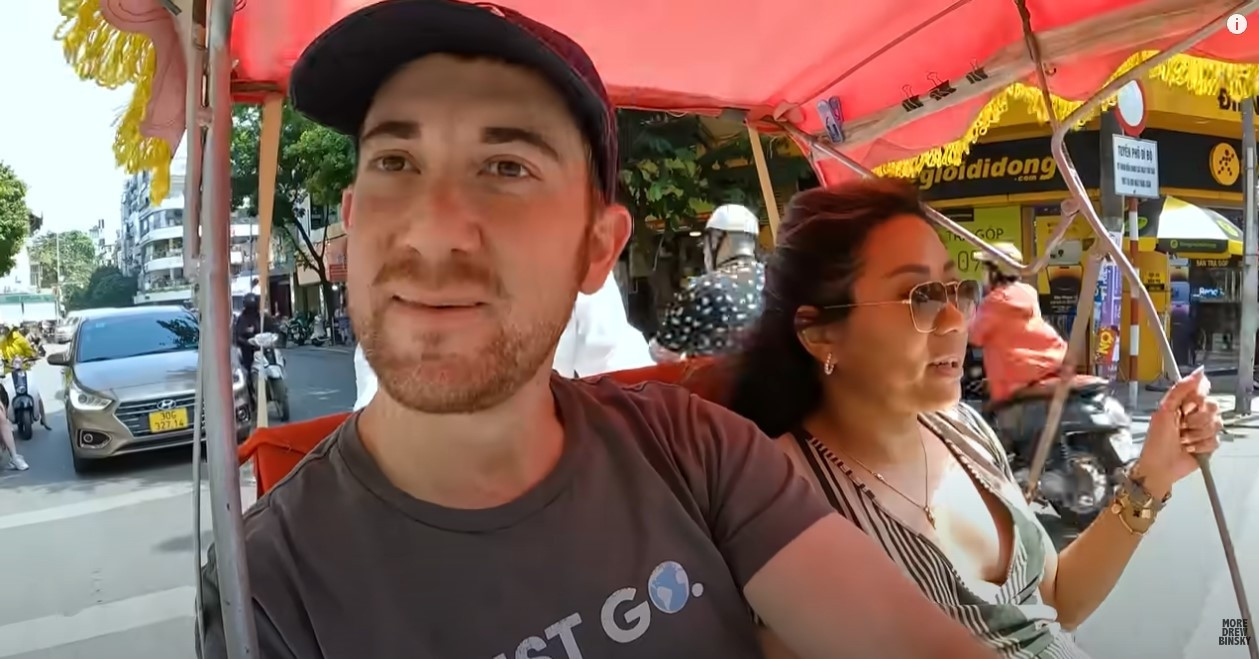 American couple surprised about cheap costs in Hanoi
