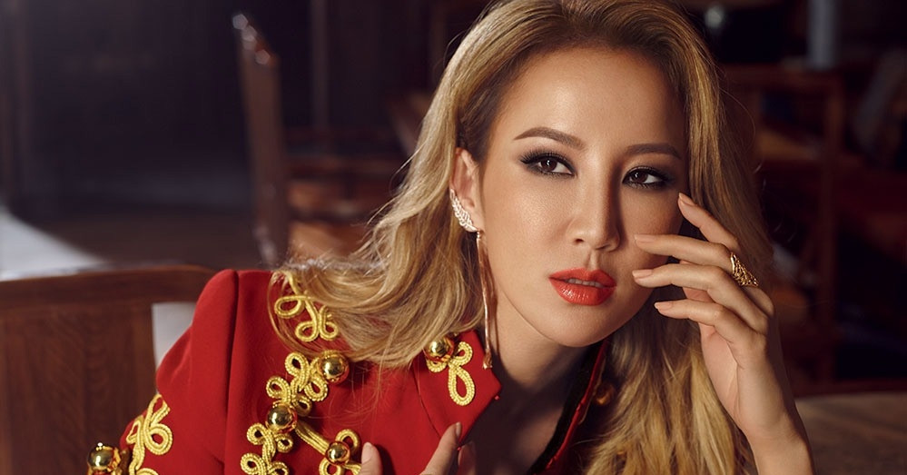 Ca sĩ Coco Lee tự sát ở tuổi 48