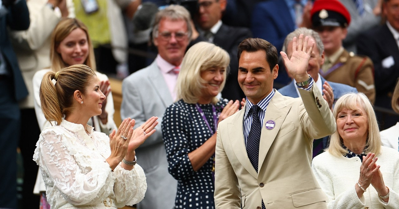 Roger Federer và tràng pháo tay dài gần 2 phút ngày trở lại Wimbledon