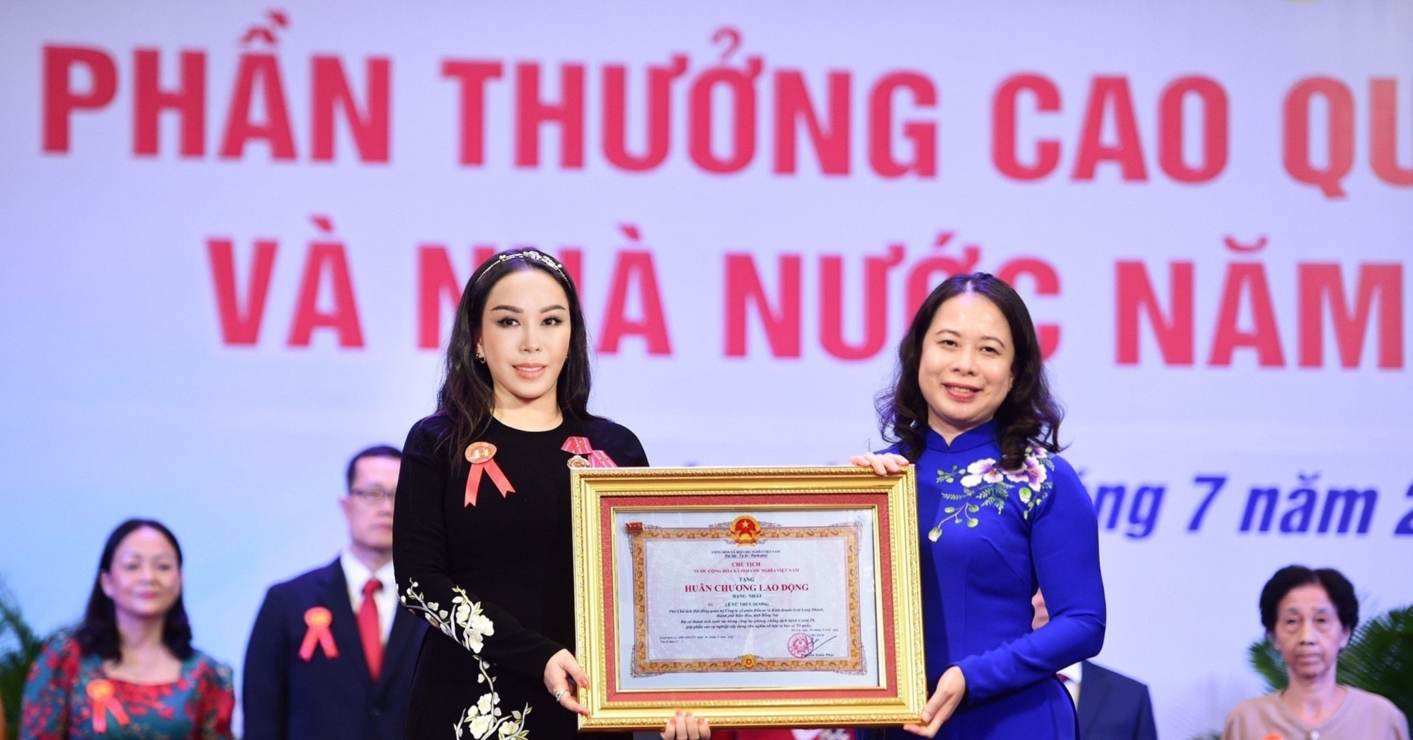Phó Chủ tịch Tập đoàn KN Holdings đón nhận Huân chương Lao động hạng Nhất