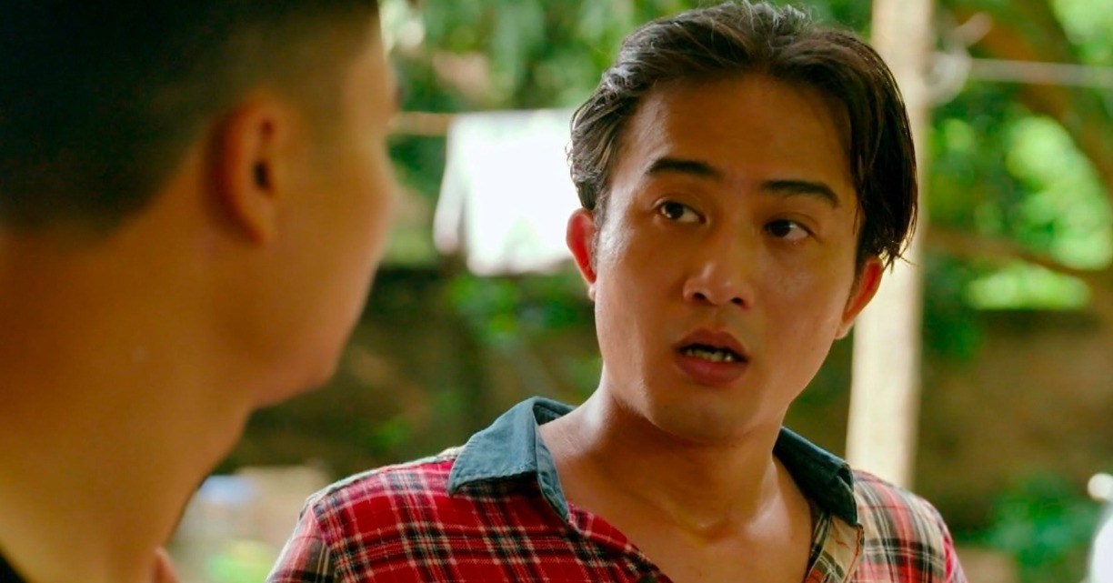 Khán giả đòi bỏ phim Làng trong phố, muốn đạo diễn chữa giọng khàn cho Mến